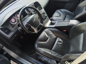 Grey Volvo XC60 2012 in Riga, with an engine capacity of 2.40 L and mileage of 273 thousand km for 9490 €, photo 30 on AUTOMOTO.COM.LV