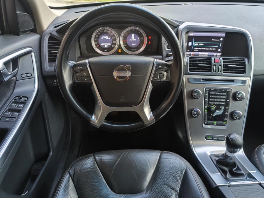 Grey Volvo XC60 2012 in Riga, with an engine capacity of 2.40 L and mileage of 273 thousand km for 9490 €, photo 32 on AUTOMOTO.COM.LV