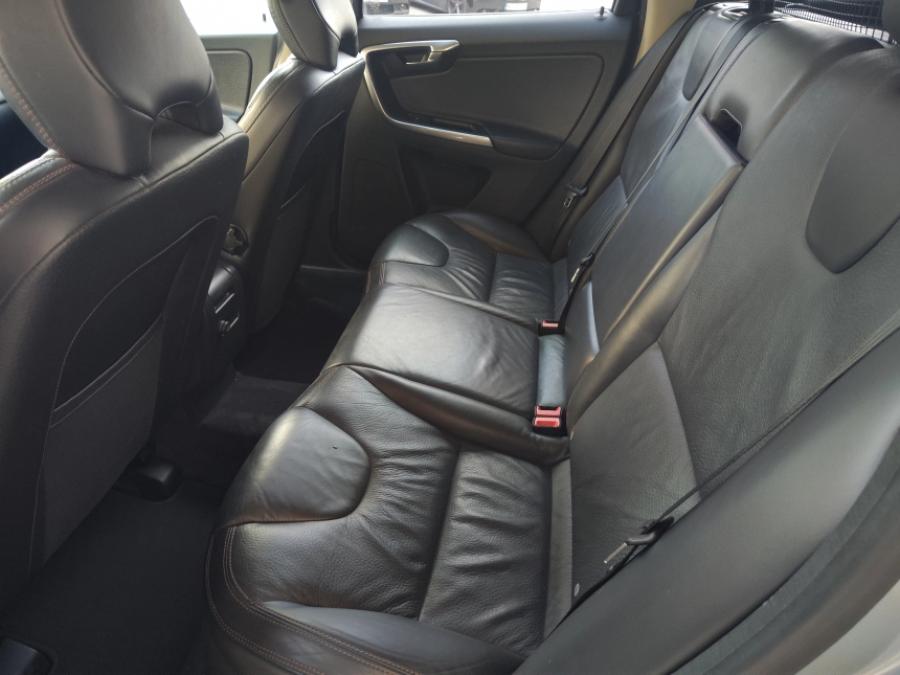 Grey Volvo XC60 2012 in Riga, with an engine capacity of 2.40 L and mileage of 273 thousand km for 9490 €, photo 34 on AUTOMOTO.COM.LV