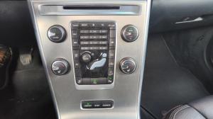 Grey Volvo XC60 2012 in Riga, with an engine capacity of 2.40 L and mileage of 273 thousand km for 9490 €, photo 39 on AUTOMOTO.COM.LV
