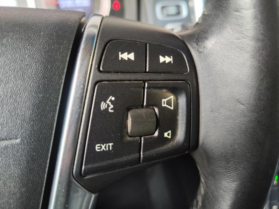 Grey Volvo XC60 2012 in Riga, with an engine capacity of 2.40 L and mileage of 273 thousand km for 9490 €, photo 40 on AUTOMOTO.COM.LV