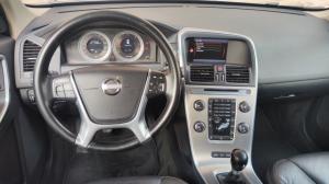 Grey Volvo XC60 2012 in Riga, with an engine capacity of 2.40 L and mileage of 273 thousand km for 9490 €, photo 41 on AUTOMOTO.COM.LV