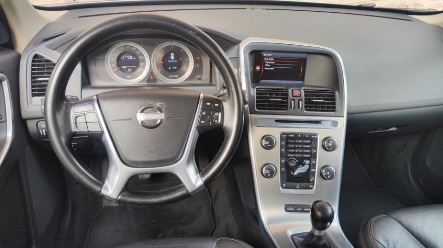 Grey Volvo XC60 2012 in Riga, with an engine capacity of 2.40 L and mileage of 273 thousand km for 9490 €, photo 41 on AUTOMOTO.COM.LV