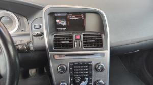 Grey Volvo XC60 2012 in Riga, with an engine capacity of 2.40 L and mileage of 273 thousand km for 9490 €, photo 45 on AUTOMOTO.COM.LV