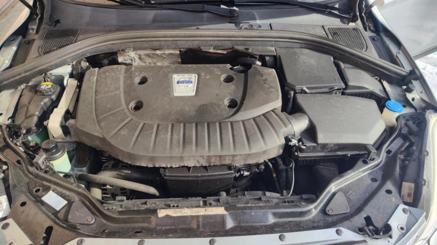 Grey Volvo XC60 2012 in Riga, with an engine capacity of 2.40 L and mileage of 273 thousand km for 9490 €, photo 54 on AUTOMOTO.COM.LV
