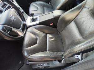 Grey Volvo XC60 2012 in Riga, with an engine capacity of 2.40 L and mileage of 273 thousand km for 9490 €, photo 58 on AUTOMOTO.COM.LV