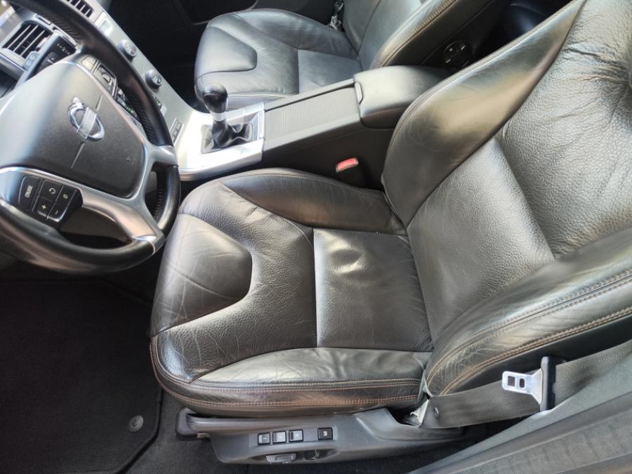 Grey Volvo XC60 2012 in Riga, with an engine capacity of 2.40 L and mileage of 273 thousand km for 9490 €, photo 58 on AUTOMOTO.COM.LV