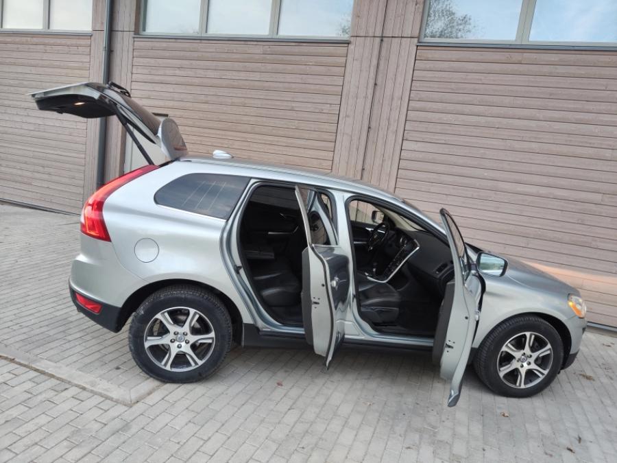 Grey Volvo XC60 2012 in Riga, with an engine capacity of 2.40 L and mileage of 273 thousand km for 9490 €, photo 65 on AUTOMOTO.COM.LV