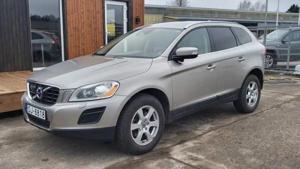Grey Volvo XC60 2012 in Riga, with an engine capacity of 2.00 L and mileage of 191 thousand km for 8000 €, photo 3 on AUTOMOTO.COM.LV