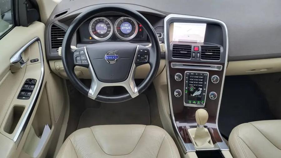 Pelēks Volvo XC60 2012 Rīga, ar dzinēja tilpumu 2.00 L un nobraukumu 191 tūkst. km par 8000 €, foto 5 vietnē AUTOMOTO.COM.LV