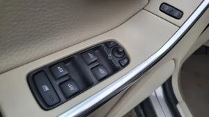 Pelēks Volvo XC60 2012 Rīga, ar dzinēja tilpumu 2.00 L un nobraukumu 191 tūkst. km par 8000 €, foto 6 vietnē AUTOMOTO.COM.LV