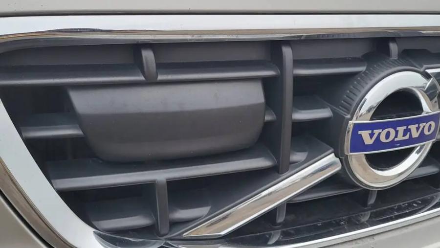 Pelēks Volvo XC60 2012 Rīga, ar dzinēja tilpumu 2.00 L un nobraukumu 191 tūkst. km par 8000 €, foto 11 vietnē AUTOMOTO.COM.LV