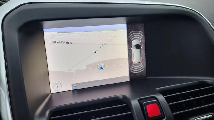 Pelēks Volvo XC60 2012 Rīga, ar dzinēja tilpumu 2.00 L un nobraukumu 191 tūkst. km par 8000 €, foto 14 vietnē AUTOMOTO.COM.LV