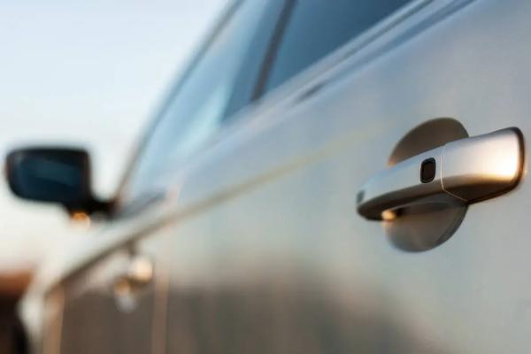 Pelēks Volvo XC60 2012 Rīga, ar dzinēja tilpumu 2.40 L un nobraukumu 260 tūkst. km par 11995 €, foto 10 vietnē AUTOMOTO.COM.LV