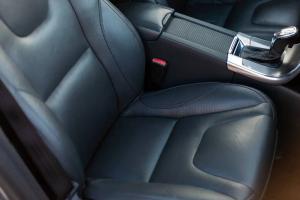 Pelēks Volvo XC60 2012 Rīga, ar dzinēja tilpumu 2.40 L un nobraukumu 260 tūkst. km par 11995 €, foto 26 vietnē AUTOMOTO.COM.LV