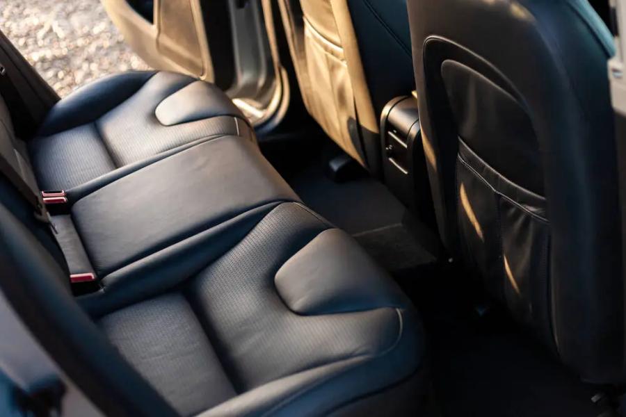 Pelēks Volvo XC60 2012 Rīga, ar dzinēja tilpumu 2.40 L un nobraukumu 260 tūkst. km par 11995 €, foto 28 vietnē AUTOMOTO.COM.LV