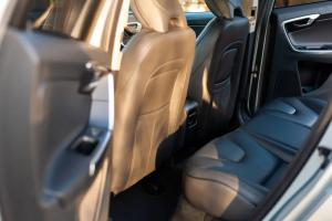 Pelēks Volvo XC60 2012 Rīga, ar dzinēja tilpumu 2.40 L un nobraukumu 260 tūkst. km par 11995 €, foto 31 vietnē AUTOMOTO.COM.LV