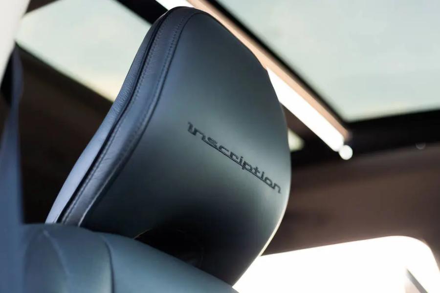 Pelēks Volvo XC60 2012 Rīga, ar dzinēja tilpumu 2.40 L un nobraukumu 260 tūkst. km par 11995 €, foto 32 vietnē AUTOMOTO.COM.LV