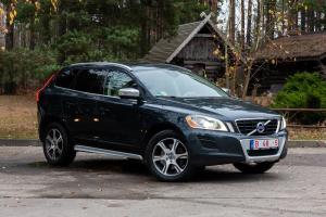 Pelēks Volvo XC60 2012 Rīga, ar dzinēja tilpumu 2.00 L un nobraukumu 294 tūkst. km par 10995 €, foto  vietnē AUTOMOTO.COM.LV