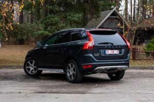 Grey Volvo XC60 2012 in Riga, with an engine capacity of 2.00 L and mileage of 294 thousand km for 10995 €, photo 3 on AUTOMOTO.COM.LV