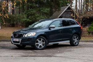 Grey Volvo XC60 2012 in Riga, with an engine capacity of 2.00 L and mileage of 294 thousand km for 10995 €, photo 4 on AUTOMOTO.COM.LV