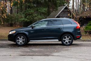 Grey Volvo XC60 2012 in Riga, with an engine capacity of 2.00 L and mileage of 294 thousand km for 10995 €, photo 9 on AUTOMOTO.COM.LV
