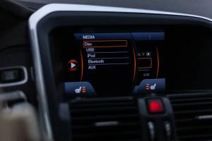 Grey Volvo XC60 2012 in Riga, with an engine capacity of 2.00 L and mileage of 294 thousand km for 10995 €, photo 23 on AUTOMOTO.COM.LV