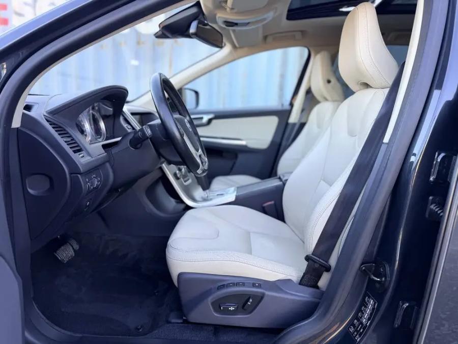 Pelēks Volvo XC60 2012 Rīga, ar dzinēja tilpumu 2.40 L un nobraukumu 230 tūkst. km par 11500 €, foto 12 vietnē AUTOMOTO.COM.LV