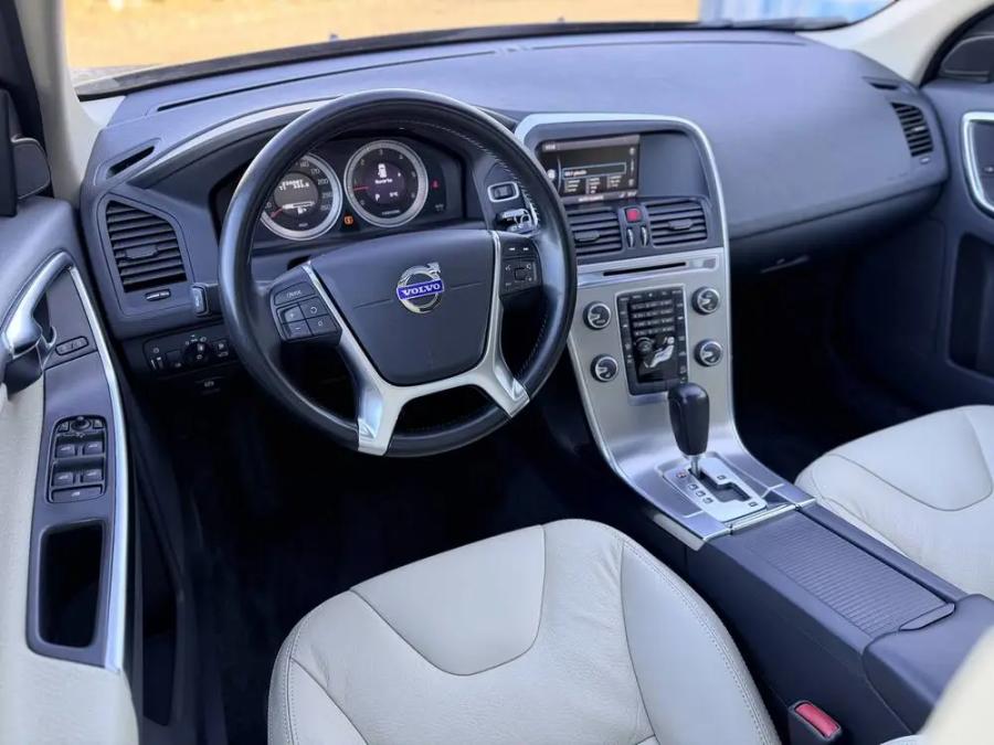 Pelēks Volvo XC60 2012 Rīga, ar dzinēja tilpumu 2.40 L un nobraukumu 230 tūkst. km par 11500 €, foto 31 vietnē AUTOMOTO.COM.LV