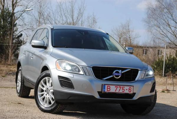 Pelēks Volvo XC60 2012 Rīga, ar dzinēja tilpumu 2.40 L un nobraukumu 286 tūkst. km par 7770 €, foto 4 vietnē AUTOMOTO.COM.LV