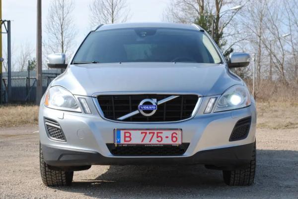 Pelēks Volvo XC60 2012 Rīga, ar dzinēja tilpumu 2.40 L un nobraukumu 286 tūkst. km par 7770 €, foto 5 vietnē AUTOMOTO.COM.LV