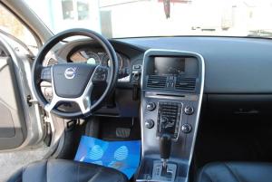 Grey Volvo XC60 2012 in Riga, with an engine capacity of 2.40 L and mileage of 286 thousand km for 7770 €, photo 15 on AUTOMOTO.COM.LV