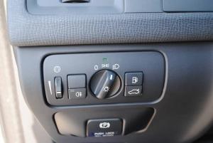 Grey Volvo XC60 2012 in Riga, with an engine capacity of 2.40 L and mileage of 286 thousand km for 7770 €, photo 17 on AUTOMOTO.COM.LV