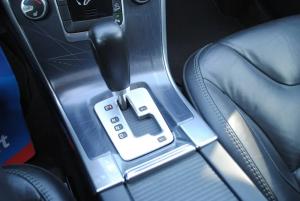 Grey Volvo XC60 2012 in Riga, with an engine capacity of 2.40 L and mileage of 286 thousand km for 7770 €, photo 21 on AUTOMOTO.COM.LV