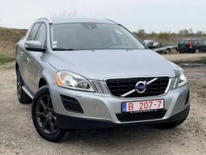 Pelēks Volvo XC60 2012 Rīga, ar dzinēja tilpumu 2.00 L un nobraukumu 0 tūkst. km par 9500 €, foto  vietnē AUTOMOTO.COM.LV
