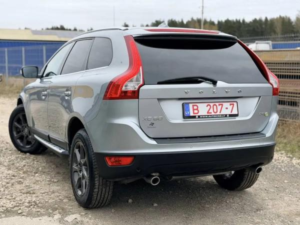 Pelēks Volvo XC60 2012 Rīga, ar dzinēja tilpumu 2.00 L un nobraukumu 0 tūkst. km par 9500 €, foto 2 vietnē AUTOMOTO.COM.LV