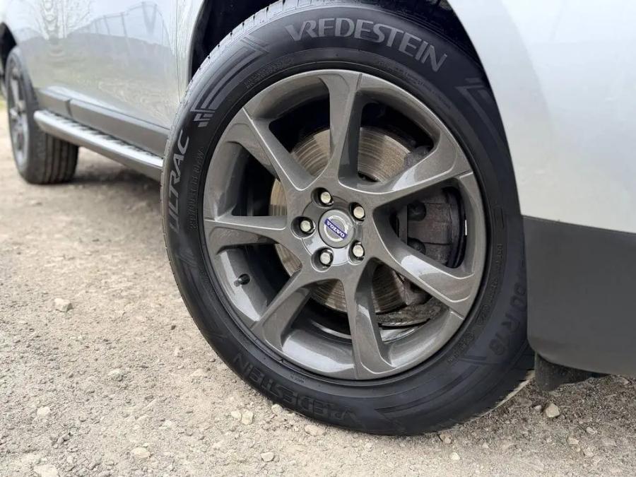 Grey Volvo XC60 2012 in Riga, with an engine capacity of 2.00 L and mileage of 0 thousand km for 9500 €, photo 6 on AUTOMOTO.COM.LV
