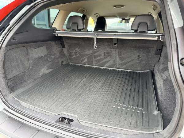 Pelēks Volvo XC60 2012 Rīga, ar dzinēja tilpumu 2.00 L un nobraukumu 0 tūkst. km par 9500 €, foto 9 vietnē AUTOMOTO.COM.LV