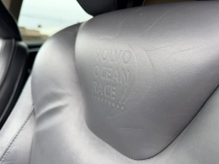 Grey Volvo XC60 2012 in Riga, with an engine capacity of 2.00 L and mileage of 0 thousand km for 9500 €, photo 17 on AUTOMOTO.COM.LV