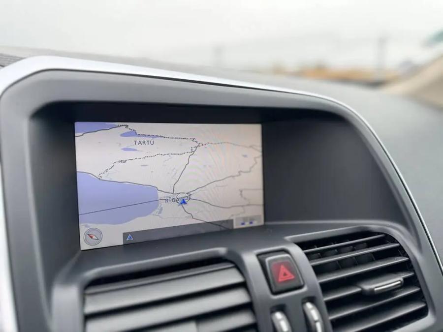Grey Volvo XC60 2012 in Riga, with an engine capacity of 2.00 L and mileage of 0 thousand km for 9500 €, photo 21 on AUTOMOTO.COM.LV