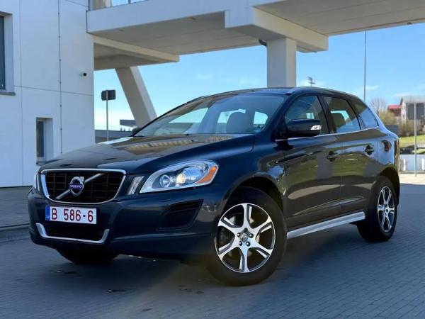 Grey Volvo XC60 2012 in Rezekne, with an engine capacity of 2.40 L and mileage of 283 thousand km for 9990 €, photo 2 on AUTOMOTO.COM.LV
