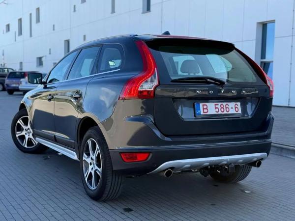 Grey Volvo XC60 2012 in Rezekne, with an engine capacity of 2.40 L and mileage of 283 thousand km for 9990 €, photo 5 on AUTOMOTO.COM.LV