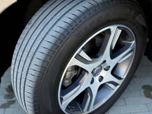 Grey Volvo XC60 2012 in Rezekne, with an engine capacity of 2.40 L and mileage of 283 thousand km for 9990 €, photo 13 on AUTOMOTO.COM.LV