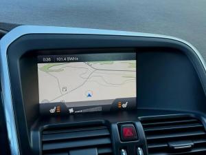 Grey Volvo XC60 2012 in Rezekne, with an engine capacity of 2.40 L and mileage of 283 thousand km for 9990 €, photo 15 on AUTOMOTO.COM.LV