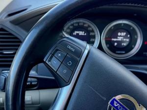 Grey Volvo XC60 2012 in Rezekne, with an engine capacity of 2.40 L and mileage of 283 thousand km for 9990 €, photo 16 on AUTOMOTO.COM.LV