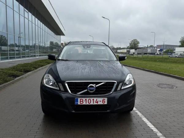 Grey Volvo XC60 2012 in Rezekne, with an engine capacity of 2.00 L and mileage of 257 thousand km for 8900 €, photo 2 on AUTOMOTO.COM.LV