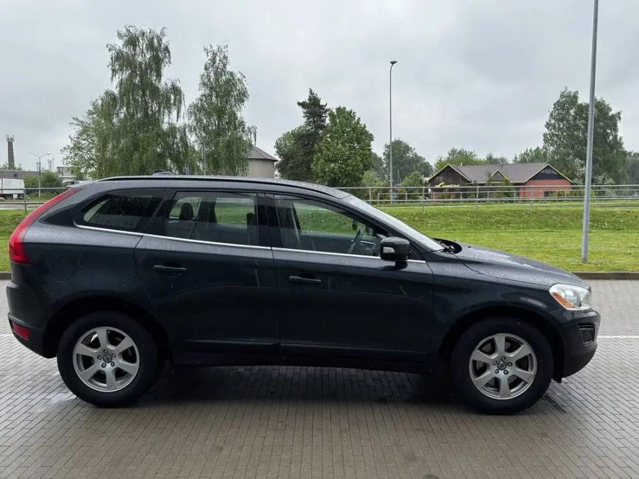 Pelēks Volvo XC60 2012 Rēzekne, ar dzinēja tilpumu 2.00 L un nobraukumu 257 tūkst. km par 8900 €, foto 5 vietnē AUTOMOTO.COM.LV