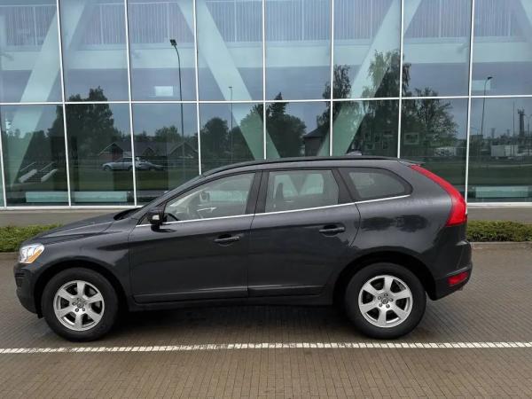 Grey Volvo XC60 2012 in Rezekne, with an engine capacity of 2.00 L and mileage of 257 thousand km for 8900 €, photo 8 on AUTOMOTO.COM.LV
