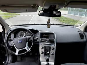 Pelēks Volvo XC60 2012 Rēzekne, ar dzinēja tilpumu 2.00 L un nobraukumu 257 tūkst. km par 8900 €, foto 10 vietnē AUTOMOTO.COM.LV