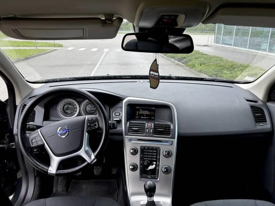 Pelēks Volvo XC60 2012 Rēzekne, ar dzinēja tilpumu 2.00 L un nobraukumu 257 tūkst. km par 8900 €, foto 10 vietnē AUTOMOTO.COM.LV